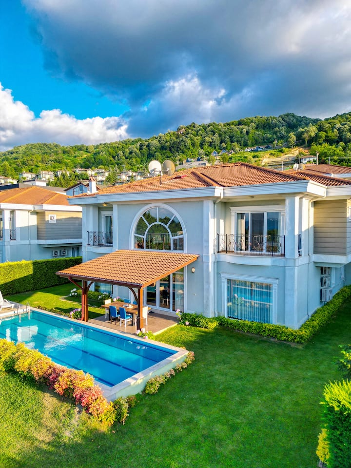 Luxurious Villa | Stunning Lake View | Hot Pool - Turquie