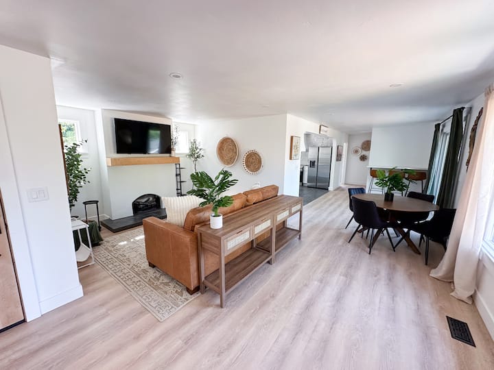 Modern House In The North End - Grants Pass, OR