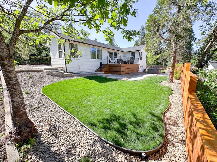 Modern House In The North End - Grants Pass, OR