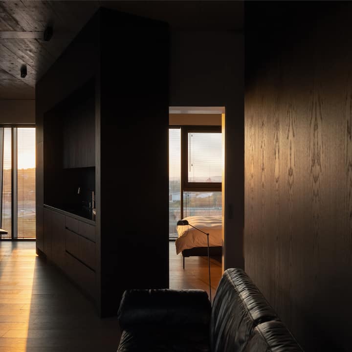 Panorama Pointe : Modern Comfort With A View - カウナス