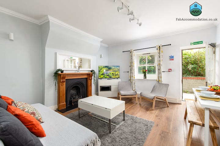 Central-basement Flat1-parking-by Fabaccommodation - Bristol