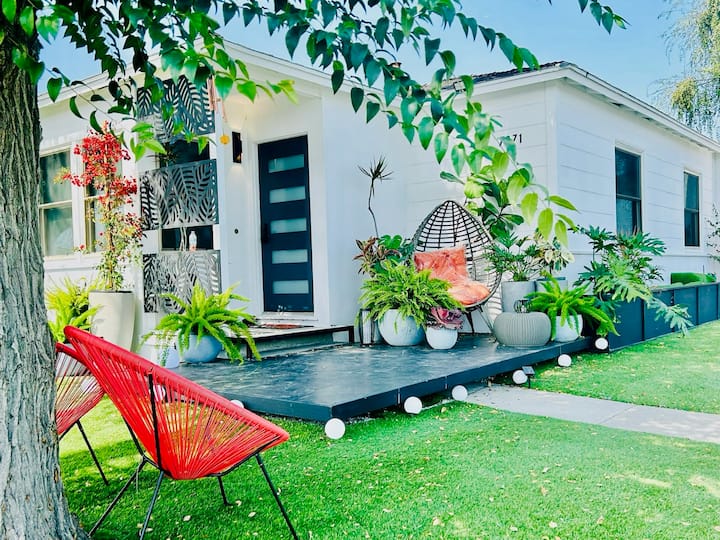 ⁕Artstay | Disneyland | Beach | Oc | Litle Saigon⁕ - Huntington Beach, CA