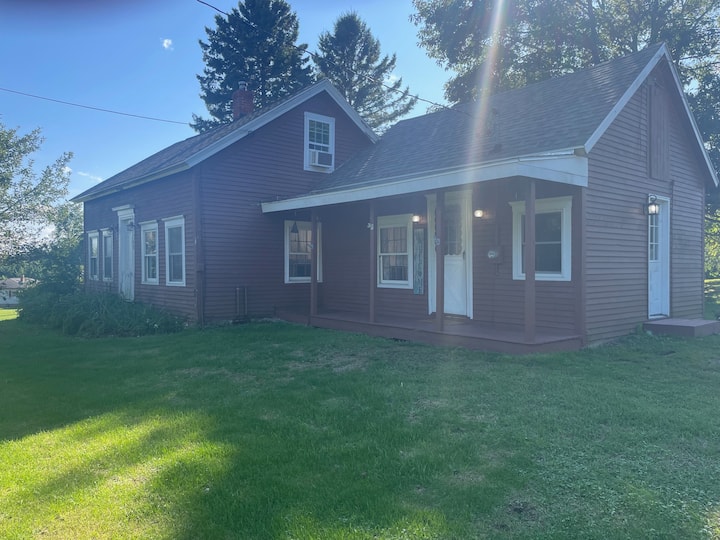 Cape House In Hampden - Carmel, ME