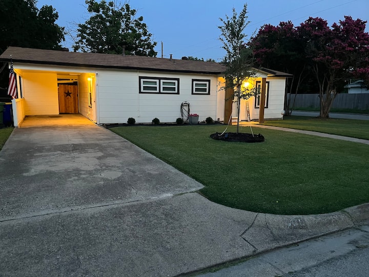 Cowboy Corner Fort Worth 2br 2 Bath - Montserrat Road – Fort Worth
