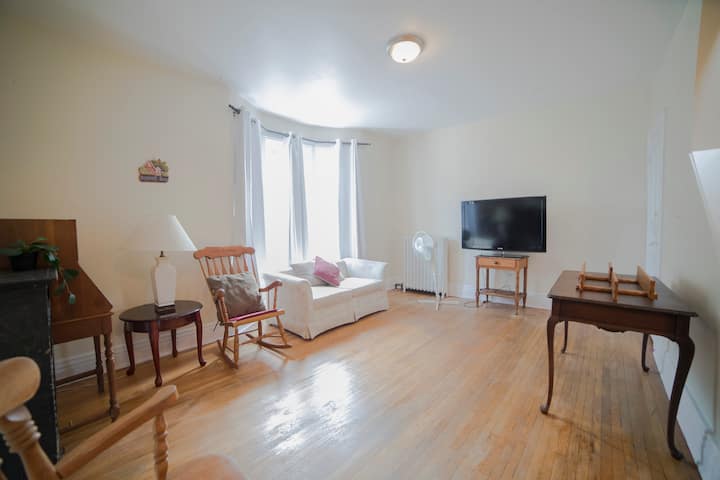 Little Italy Duplex - Toronto