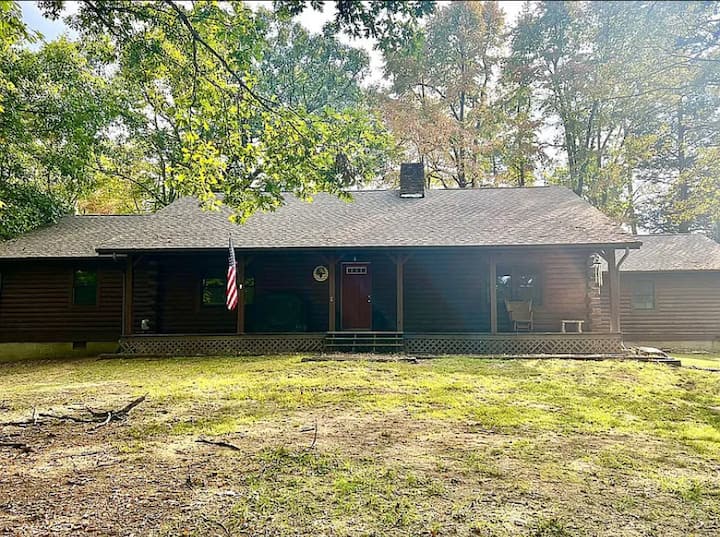 Log House In Vienna
*No Cleaning Fee* - Illinois