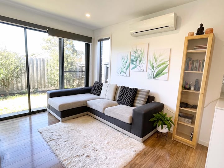 Modern House With Peaceful Private Yard - 威廉斯頓