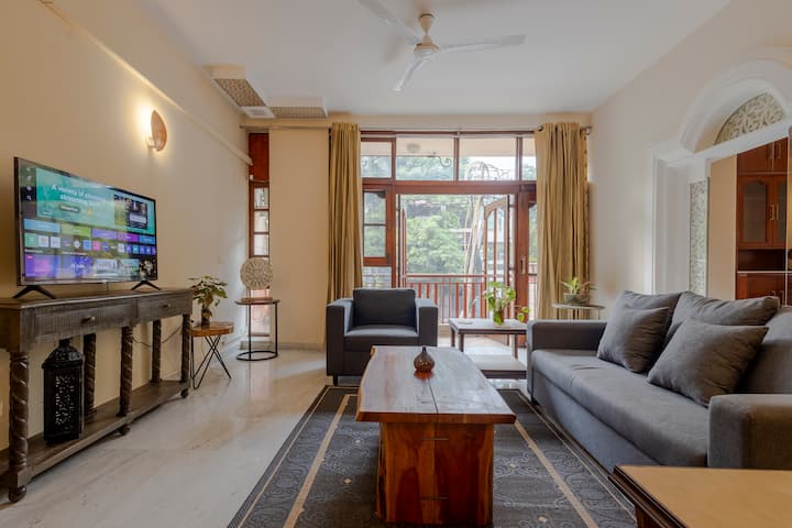 House Of Kundan-3bhk With Balcony, Gk2 - Delhi