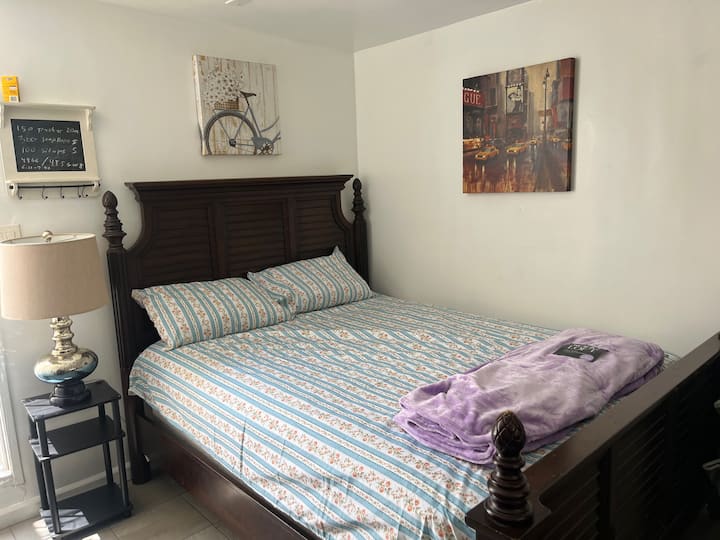 Cozy Guesthouse With Garage. - Torrance, CA