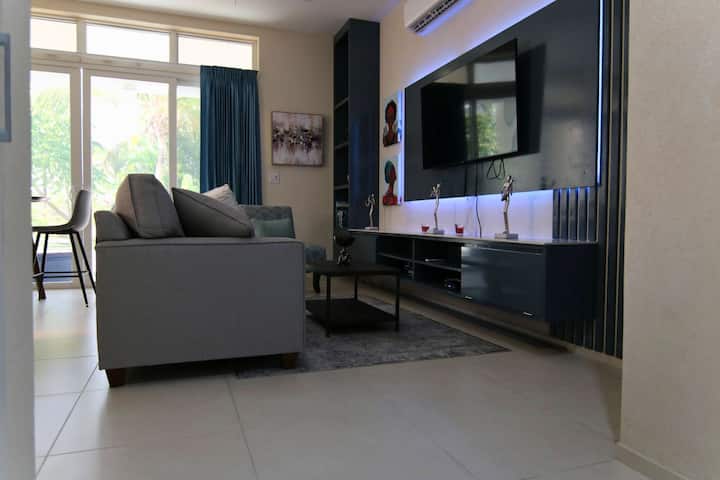 Modern 1br W/pool, Patio, Walk To Beach, Nightlife - Barbados