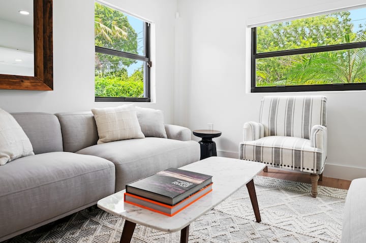 Charming Miami Getaway Near Design District - Miami, FL