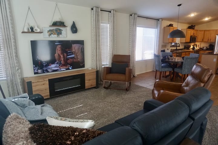 Golf Course Oasis - San Tan Valley, AZ
