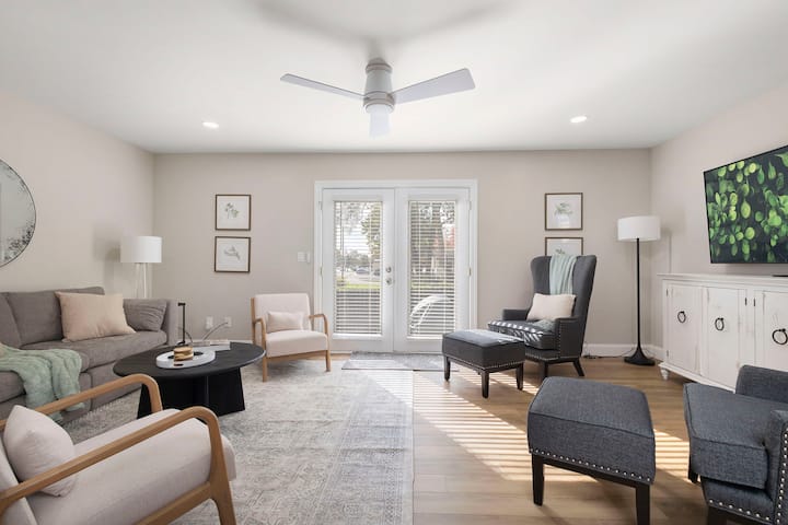 Groups | Space To Stay Together, Comfort To Relax - 사우스벤드