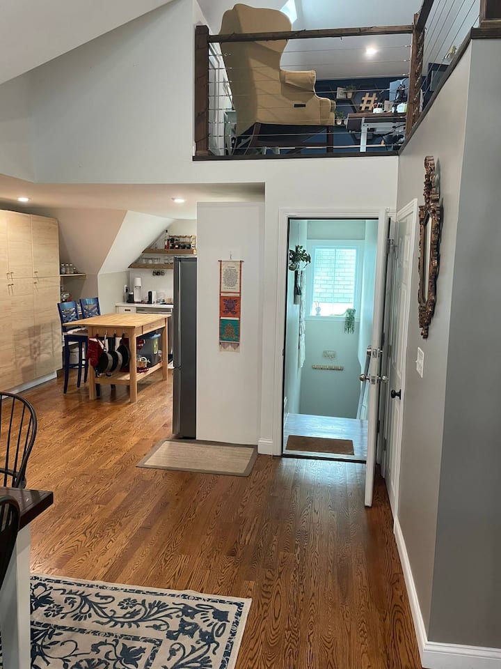 Modern, Sunny 2-bedroom Loft Near Downtown Boston - Boston, MA