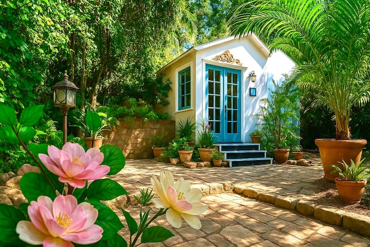 Hollywood Hills Guest House+views+patio+garden - Los Angeles