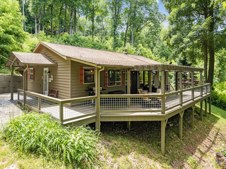 Home In Maggie Valley 3 Bedroom/2 Bath With Deck - Maggie Valley, NC