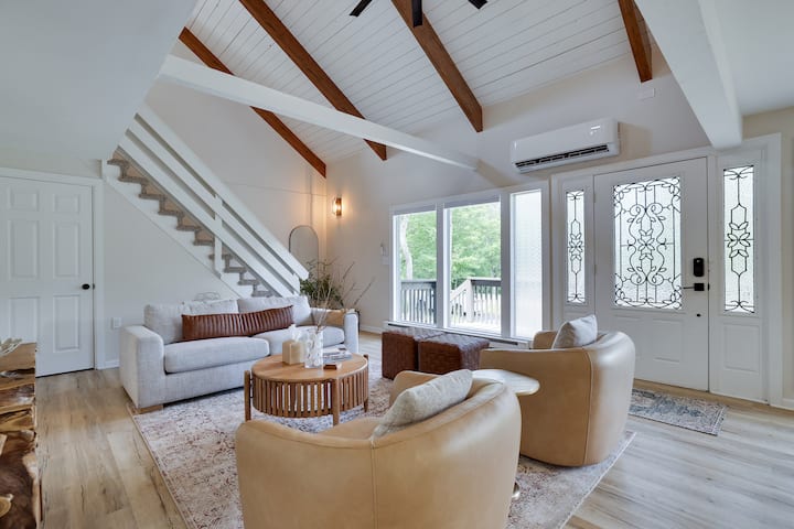 Top 10% Rated Home Near Bushkill Falls - Bushkill, PA