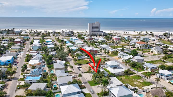 Charming Fort Myers Beach House - Fort Myers Beach, FL
