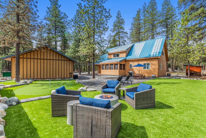 Forest Escape W/ Mini Golf + Fire Pit Near River - Plain, WA