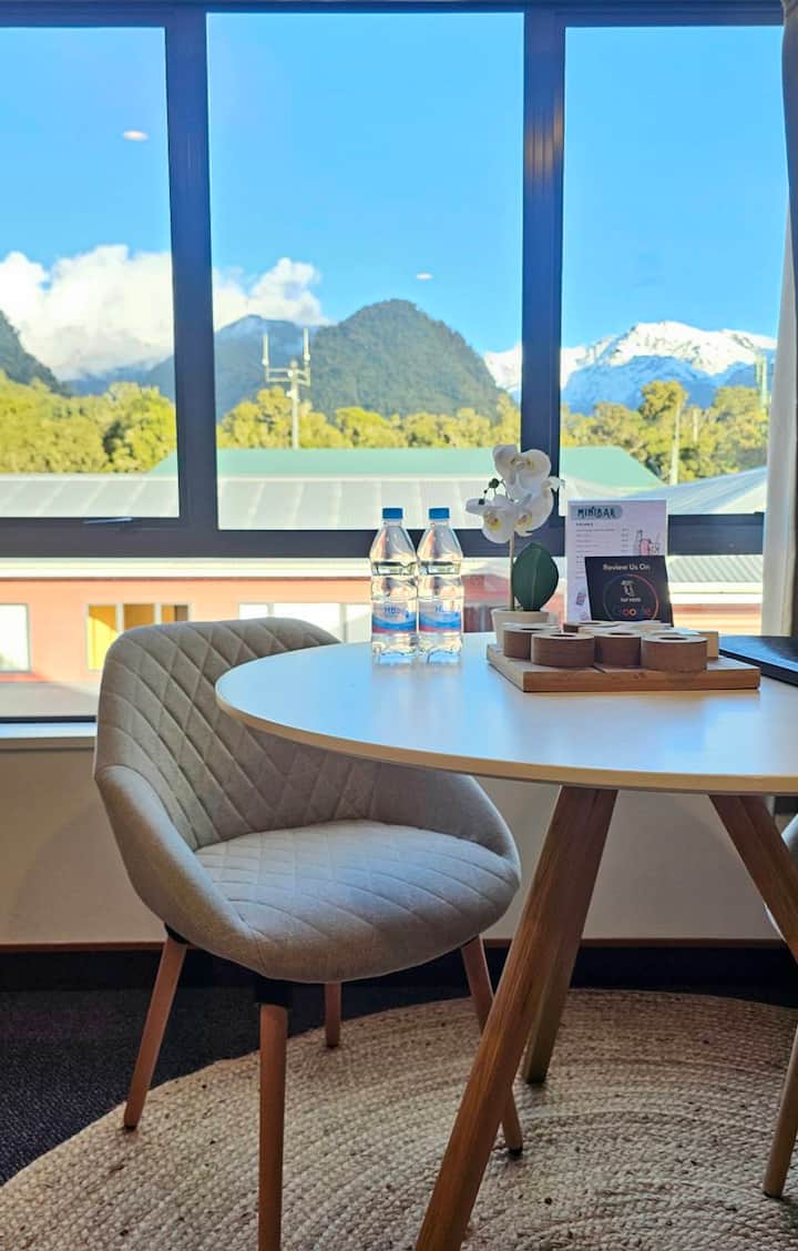 Kea Wing - Studio With Mountain - Franz Josef / Waiau