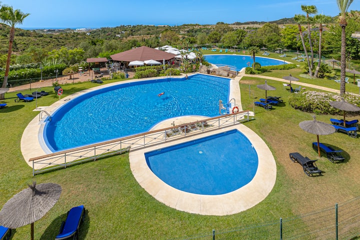 Pool Gym Hot Tub Tennis & Padel Near Marbella - Benahavís