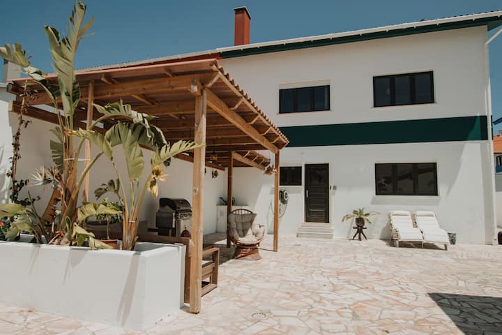 Big House With Yard - La Maison Peniche - Peniche