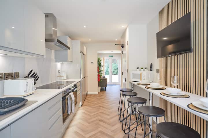 Newly Fully Renovated Large 6 Bed Opposite Park - Royaume-Uni