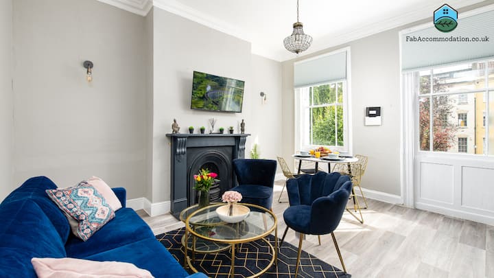 Central-two Bed-flat 2-parking-by Fabaccommodation - Bristol