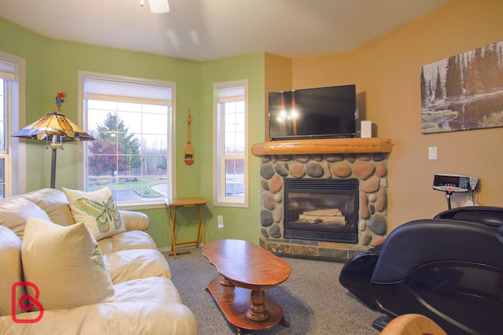 Three Story Townhouse | Great Location - Fernie