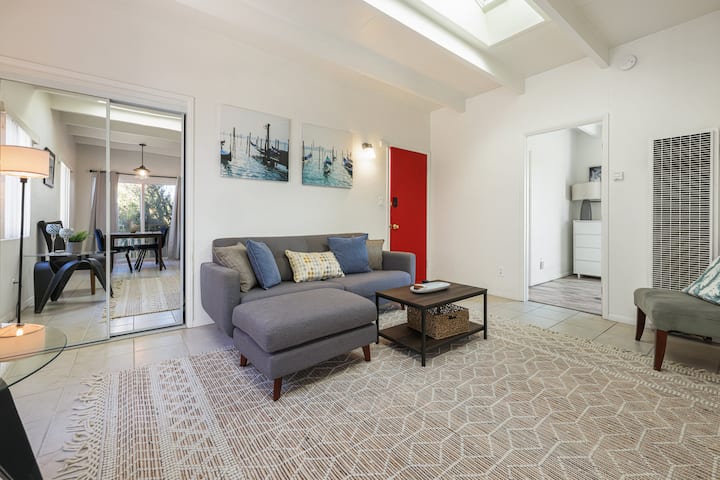 Cozy Condo In Hillcrest - San Diego, CA