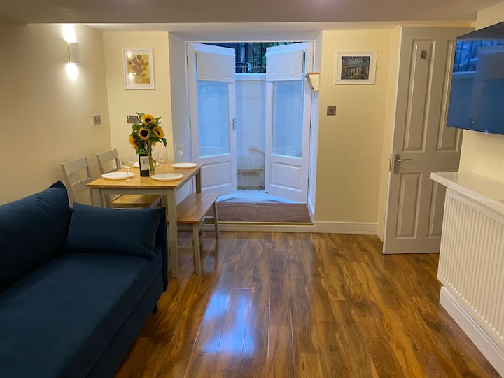 Centrally Located Bath Apartment - Bath