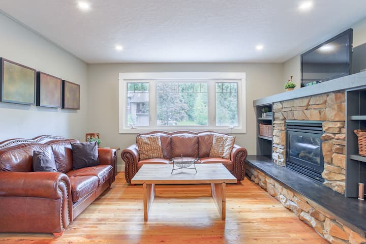 Cozy 2-bedroom Retreat In Ridgemont With Hot Tub - Fernie