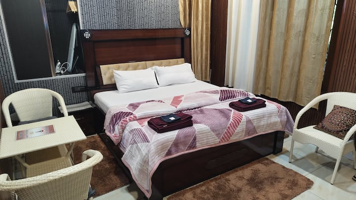 Luxury Private Room,ensuit Bathroom Shared Terrace - Nainital