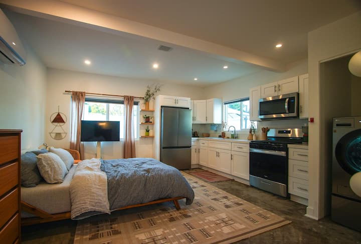 Guest House In Cathedral City Cove - Palm Springs, CA