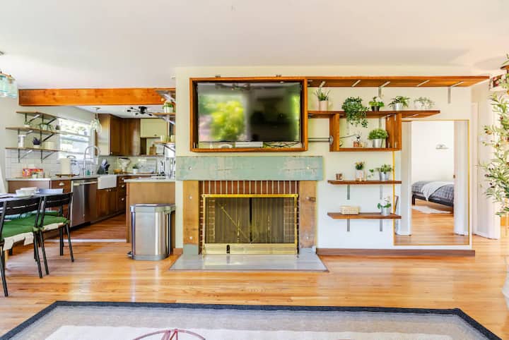 4b2b Home W/private In-law Suite - Seattle