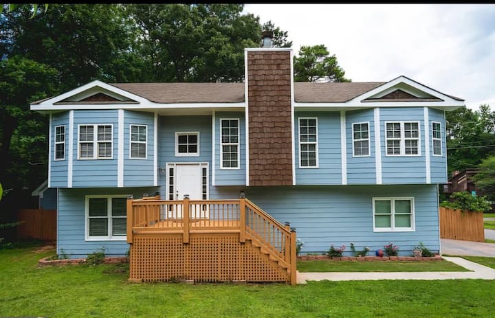 Cozy Inn (Upper Level Unit) - Lawrenceville, GA