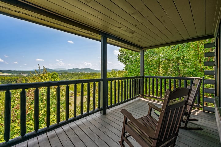 Newly Updated - 5 Minutes To Town - Pigeon Forge, TN