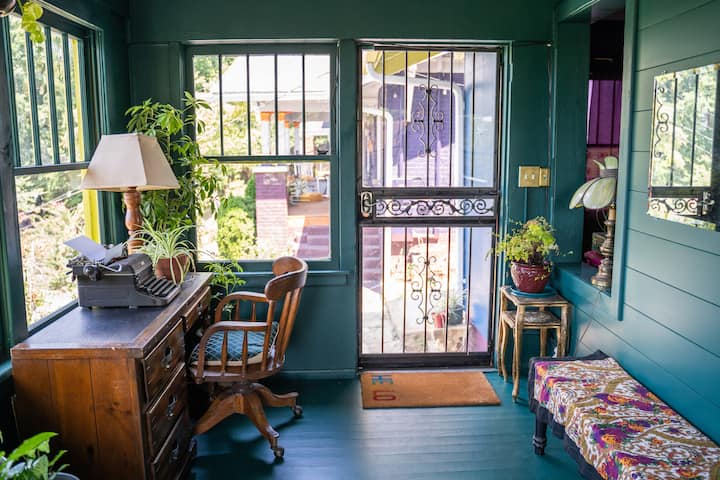 Art-filled House · Near Downtown - Clean And Comfy - Birmingham, AL