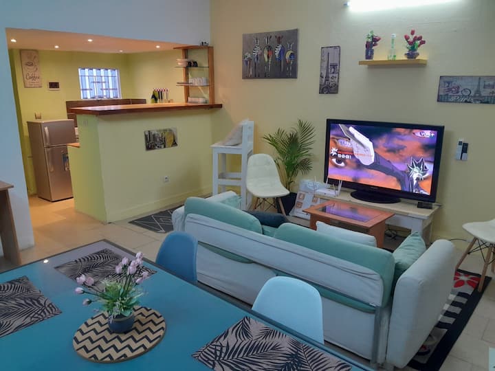 Villa 2 Chambres Salon Au Calme En Zone 4 - Côte d'Ivoire