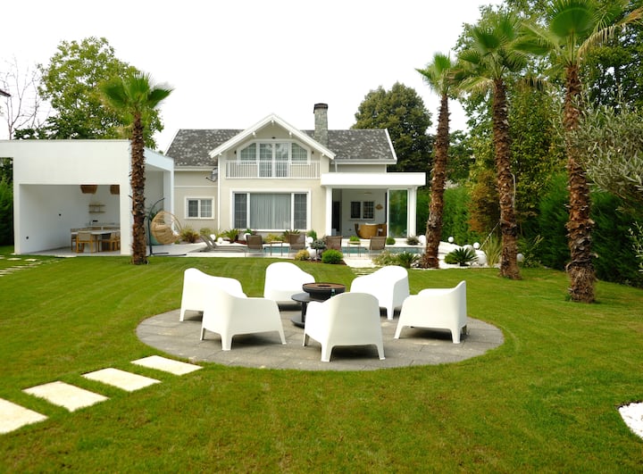 Roka House Sapanca - Isıtmalı Havuzlu Villa - Sapanca