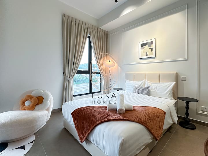 Emerald Escape | Hotel Mattress | Nr Ttdi 1 Utama - Petaling Jaya