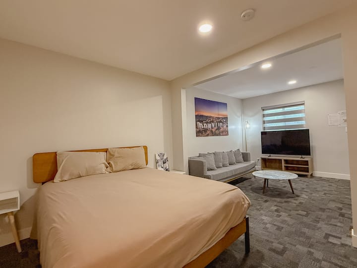 Neat &Cozy Spacious Studio In La - Montebello, CA