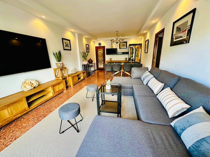 Newly Renovated Apartment, 6 Mins Walk To Beach - Lloret de Mar