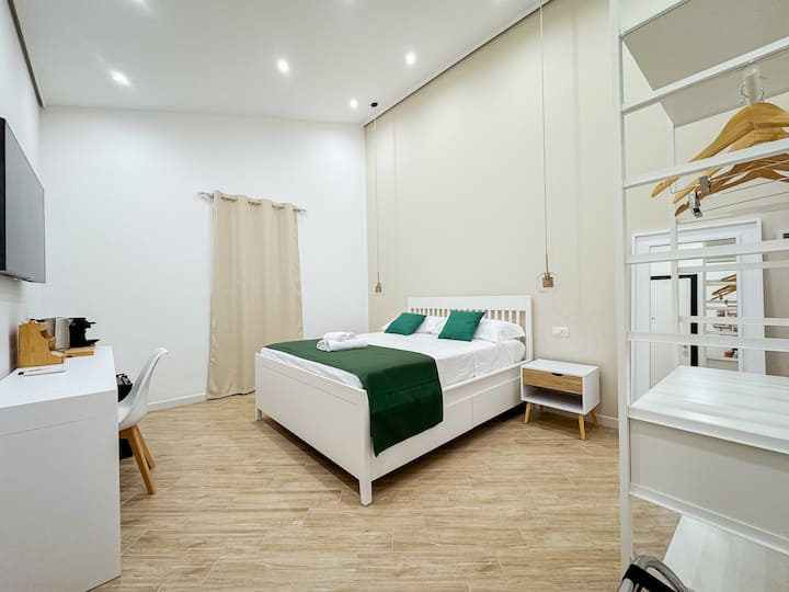 Giandra Rooms • Piaf - Villa San Giovanni