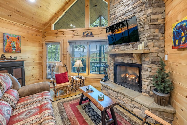 Luxury Cabin With Stunning Fall Mountain Views! - Blue Ridge, GA
