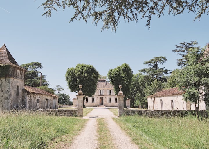 Secluded Manoir In S.w. France - Les Jardins de Coursiana