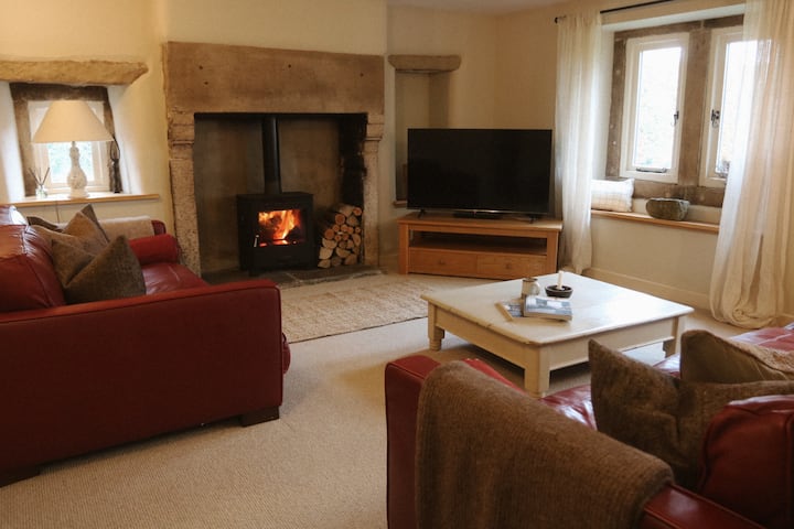 Primrose Cottage - Cosy Cottage In Country Hamlet - Hope Valley
