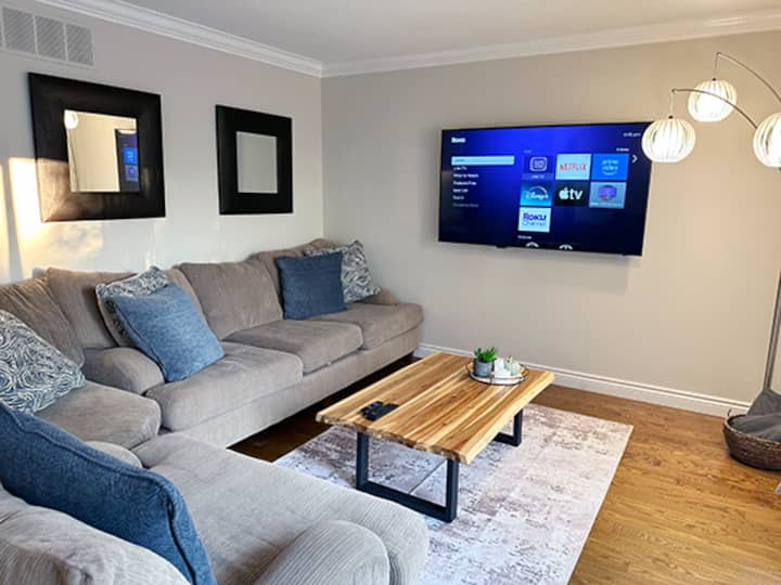 Full Property House Barrie - 2-storey Sleeps 10 - Barrie