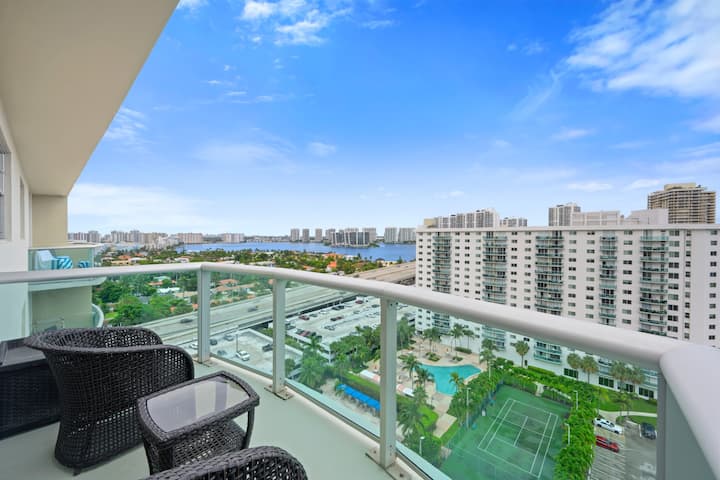 Comfortable Penthouse Near The Beach Great View - Aventura, FL