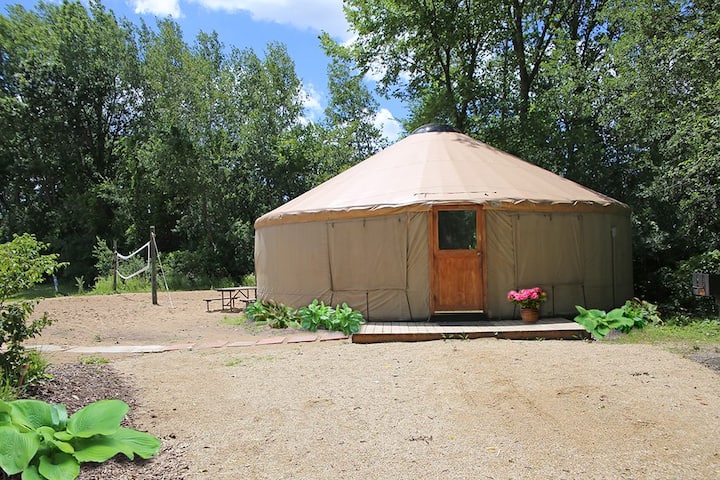 Sunrise Serenity Yurt B - Baraboo, WI